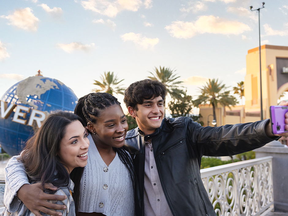 UNIVERSAL ORLANDO RESORT SEEKS SUPERFANS TO APPEAR IN “THE FANNY PACK ...