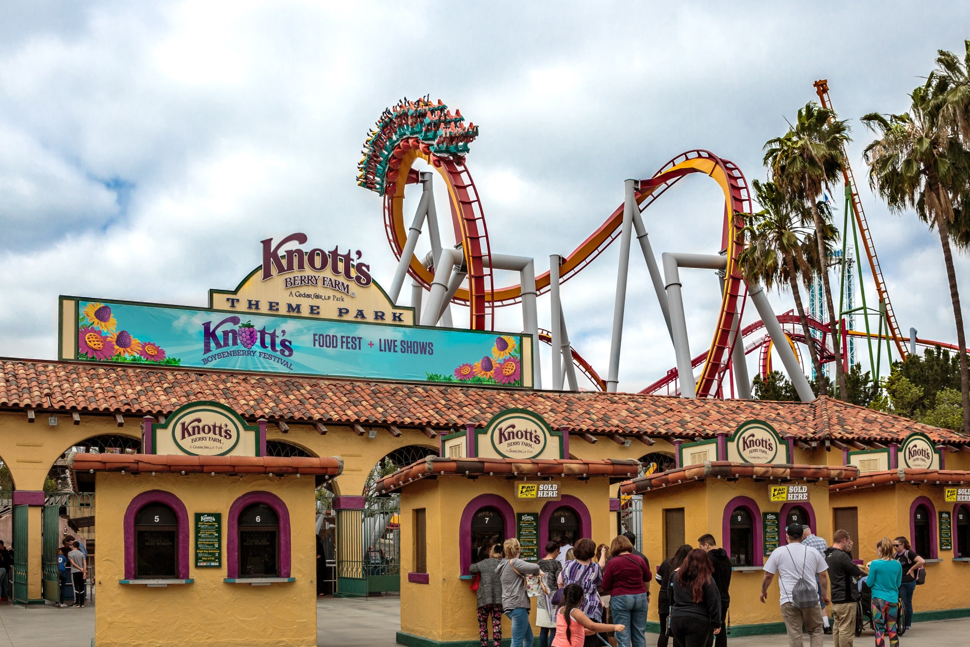 Experience the Flavorful Fun of Knott's Boysenberry Festival